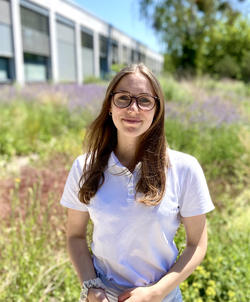 Apel, Rebecca • Univ.-Prof. Dr. Christian Armbrüster • Fachbereich ...